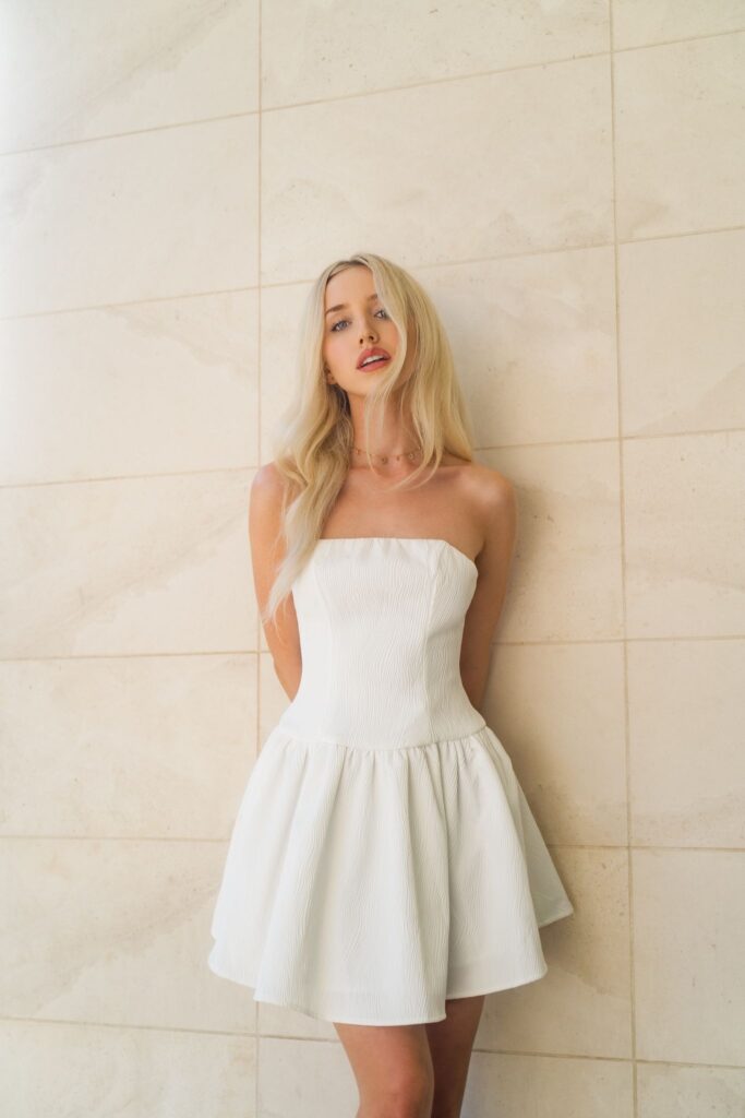 Alisa - Covergirl Promotional Models Australia